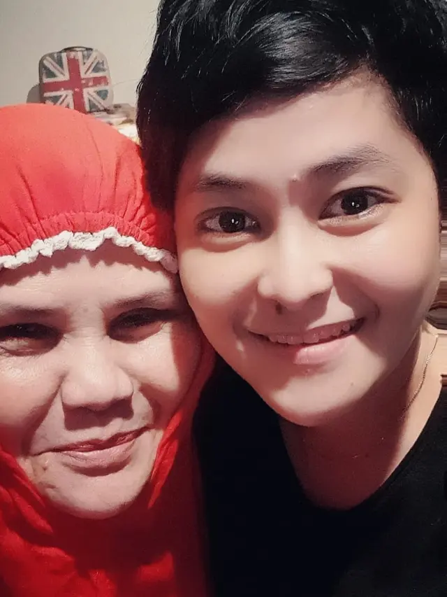 Genap Berusia 34 Tahun, Ini 6 Potret Terbaru Mita The Virgin - Hot ...