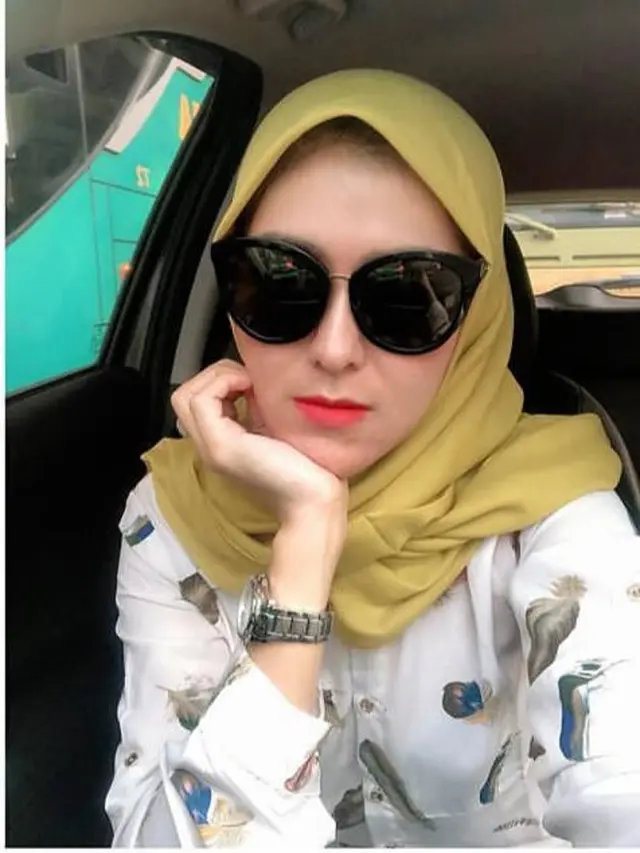 Tampil Berhijab, Ini 6 Potret Terbaru Ade Bunga Niari Mantan Istri Andika Mahesa - Hot Liputan6.com