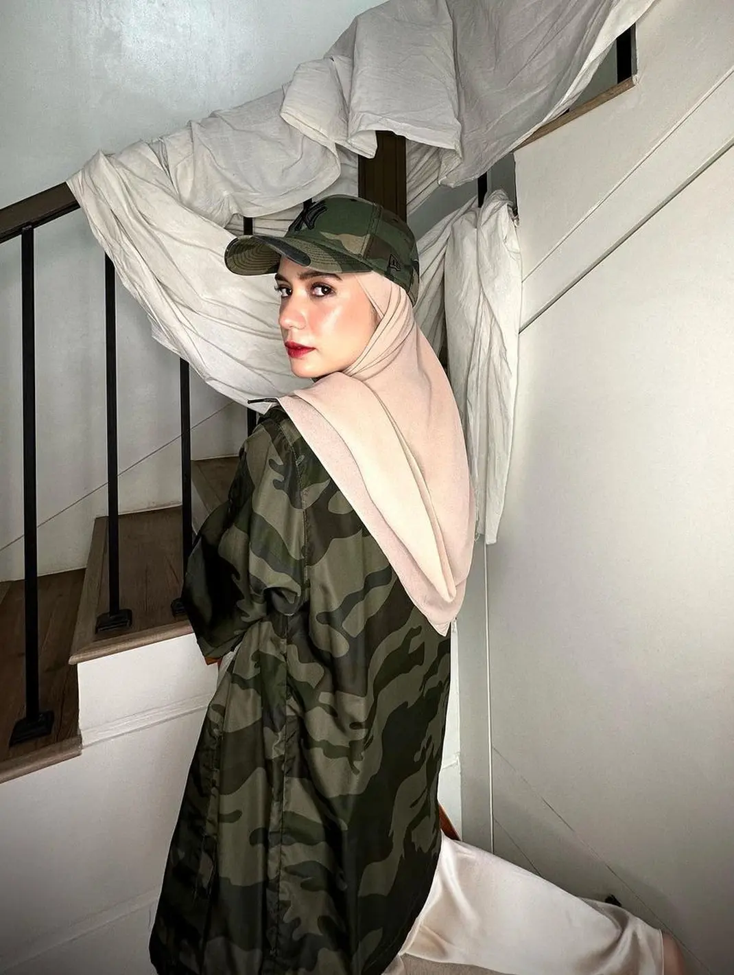 8 Potret Transformasi Gaya Putri Anne yang Kini Putuskan Lepas Hijab ...