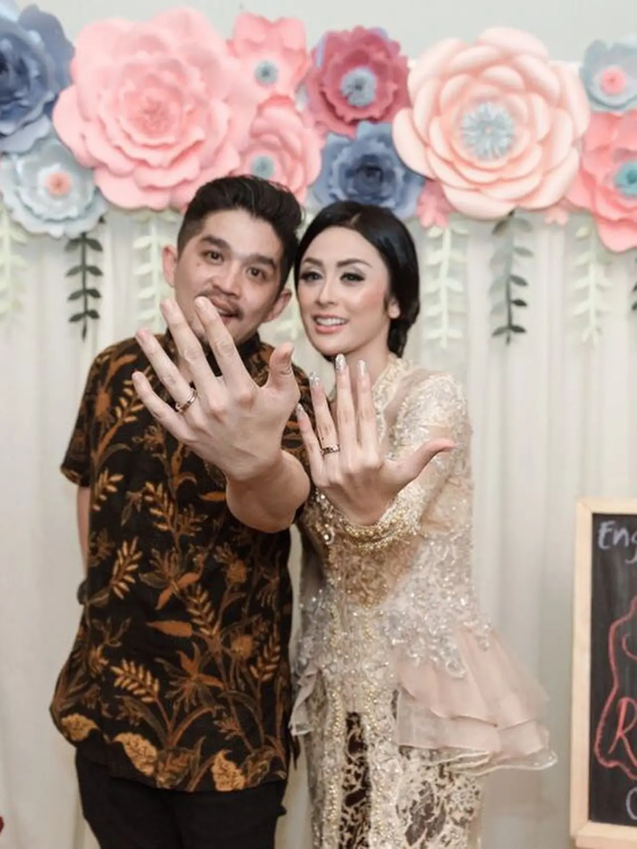 6 Potret Penyanyi Dangdut Saat Lamaran, Siti Badriah hingga Putri ...