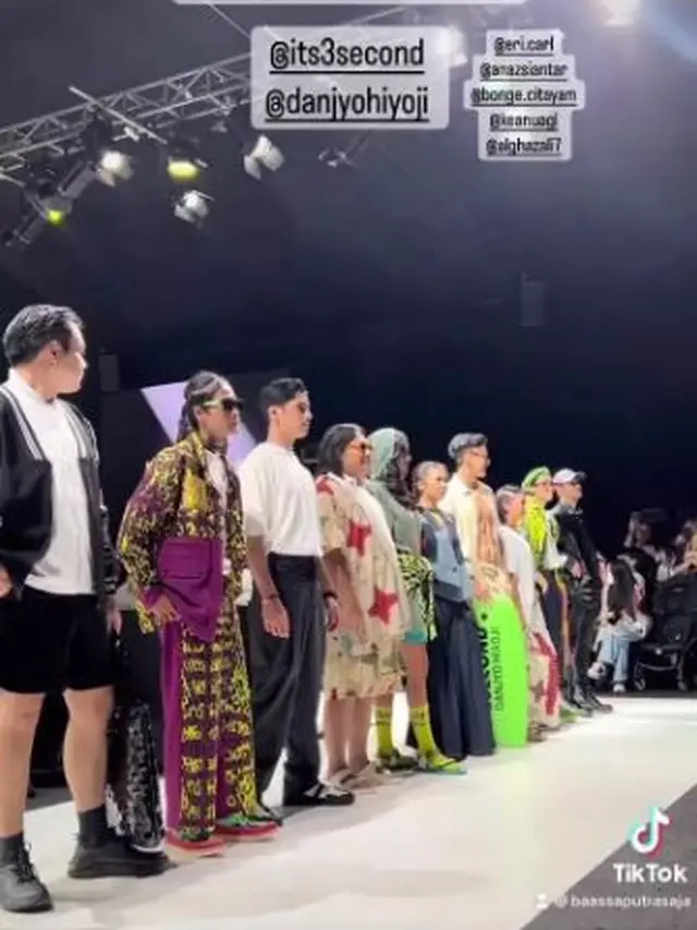 Terangkat Derajatnya, Ini 10 Potret Bonge Citayam Melenggang di JF3 Fashion Show 2022 ...