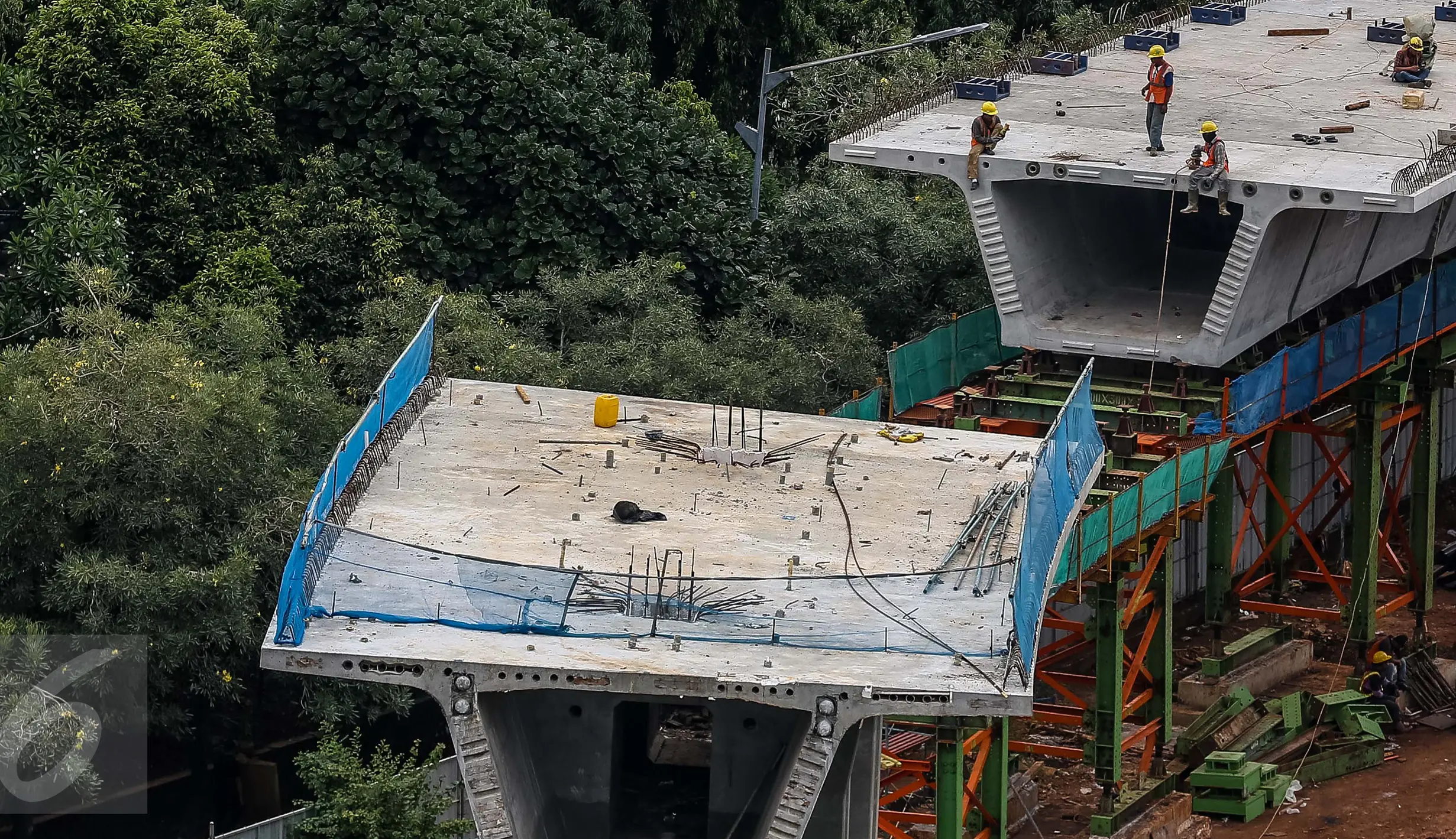 Proyek Jalan Layang Simpang Susun Semanggi Segara Rampung - Page 1 ...