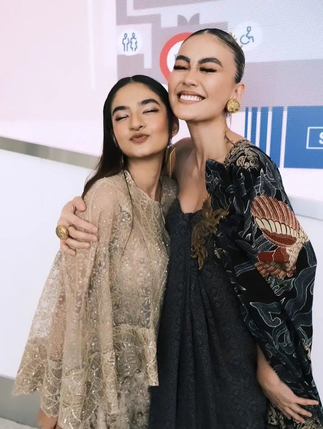 Potret Agnez Mo di Konferensi Perubahan Iklim di Dubai, Tampil Anggun Kenakan Batik - Photo ...
