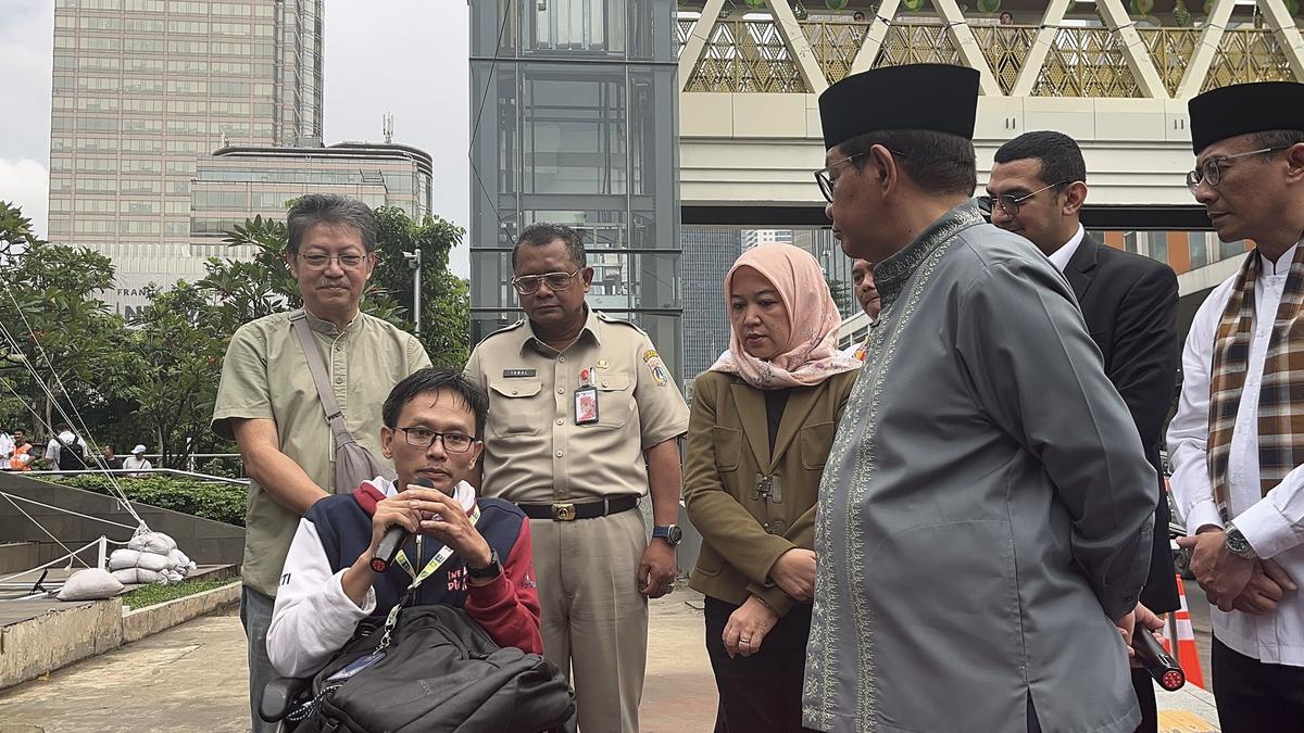 Warga DKI Disabilitas Keluhkan Kondisi Halte dan Bus di Jakarta Belum ...