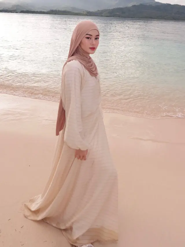 5 Inspirasi Terbaru Gamis Syar’i Warna Earth Tone untuk Tampilan Kalem ...