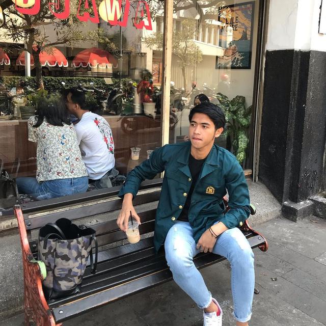 6 Potret Imran Ismail, Aktor yang Dapat Bunga Pengantin Lesty dan Rizky Billar - Hot Liputan6.com