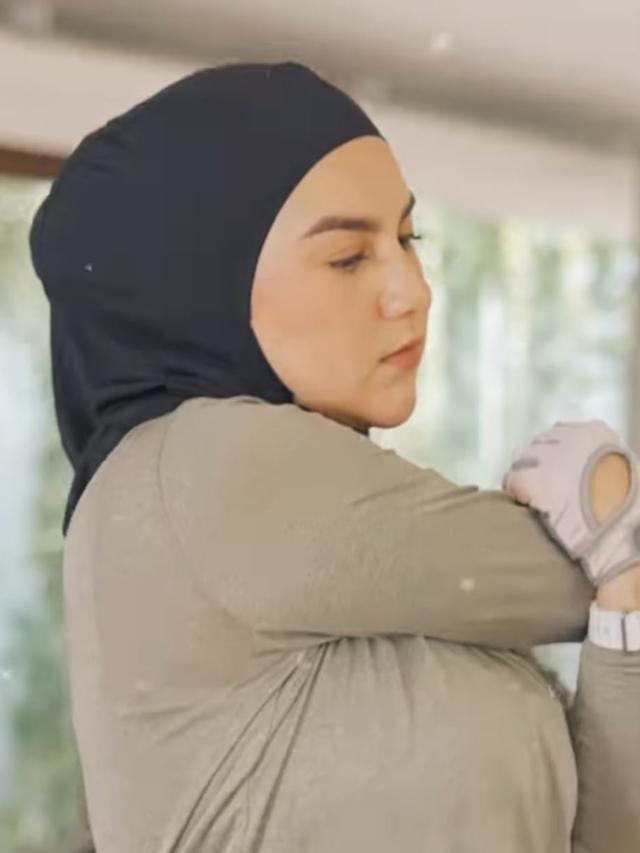 Sempat Vakum, Ini 7 Potret Irish Bella Kembali Nge-Gym Saat Ammar Zoni Rehab - Hot Liputan6.com