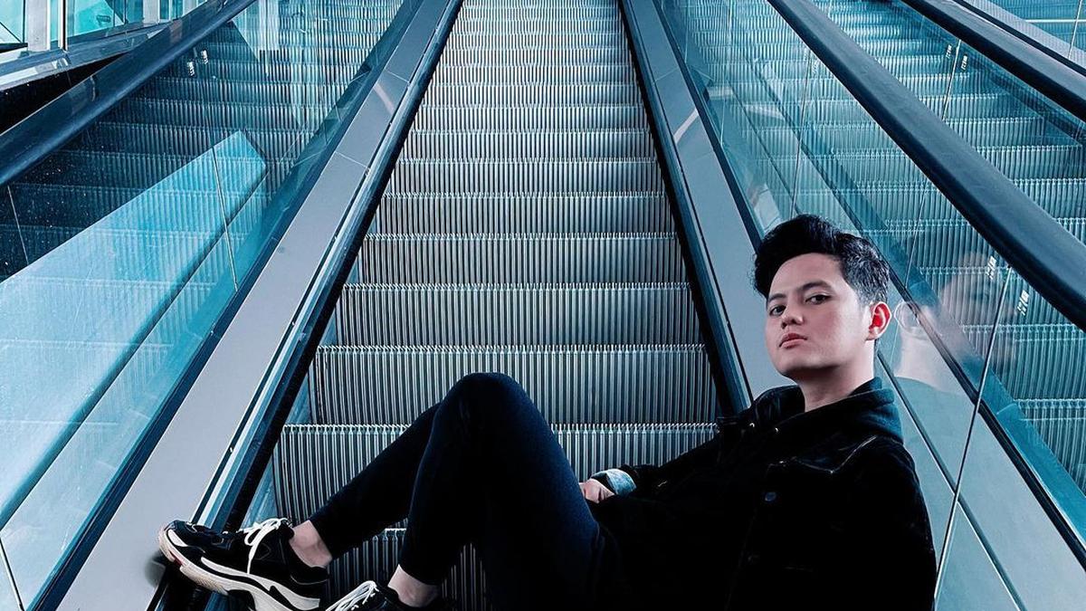 6 Pesona Stevan Pasaribu Diduga Liburan Bareng Celine Evangelista ...