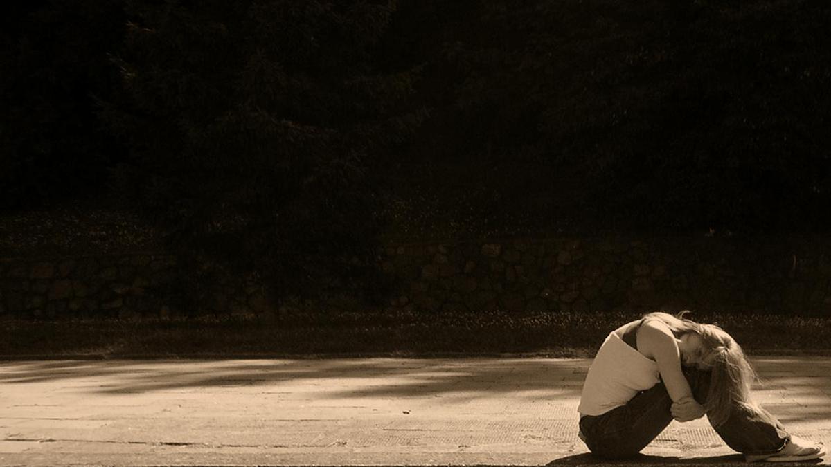 3 Cara Atasi Rasa Kesepian Akut - Lifestyle Fimela.com