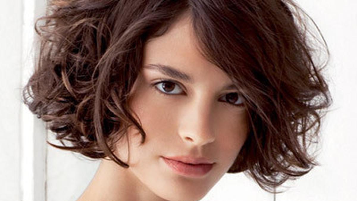Hair Trend: Rambut Wavy Tanpa Curly Iron? Ini Caranya!