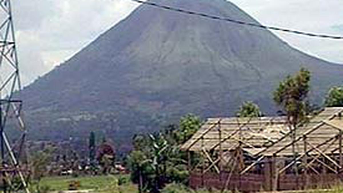 Gunung Lokon Berstatus Waspada - News Liputan6.com