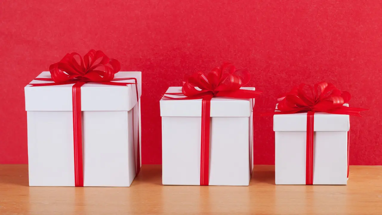 3 Cara Membuat Kotak Kado dari Karton yang Mudah