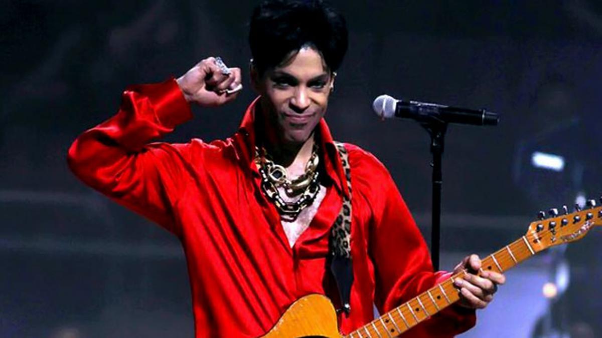 Februari 2014, Prince Akan Gelar Konser di London - ShowBiz Liputan6.com