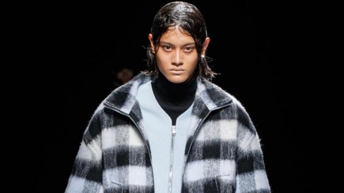 6 Potret Model Surabaya Rizal Rama Kembali Eksis untuk Sejumlah Brand ...