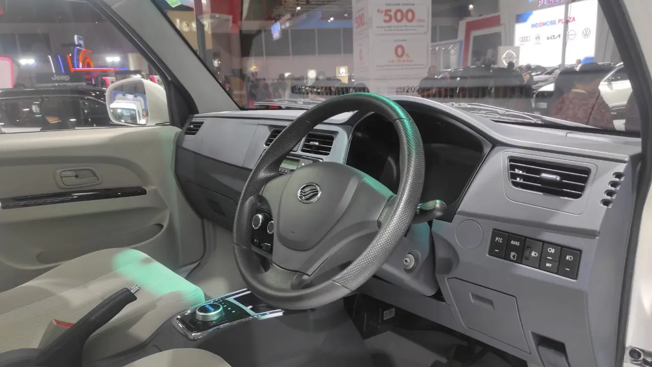 Galeri Foto Mobil Listrik Esemka Bima EV di IIMS 2023 - Otomotif ...