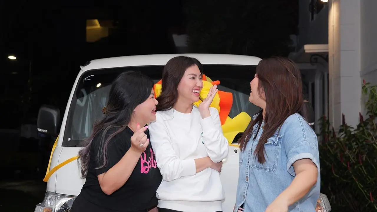 7 Potret Ultah Sarwendah yang Meriah dengan Nuansa Pink, Dipuji Makin Cantik di Usia 34 Tahun ...