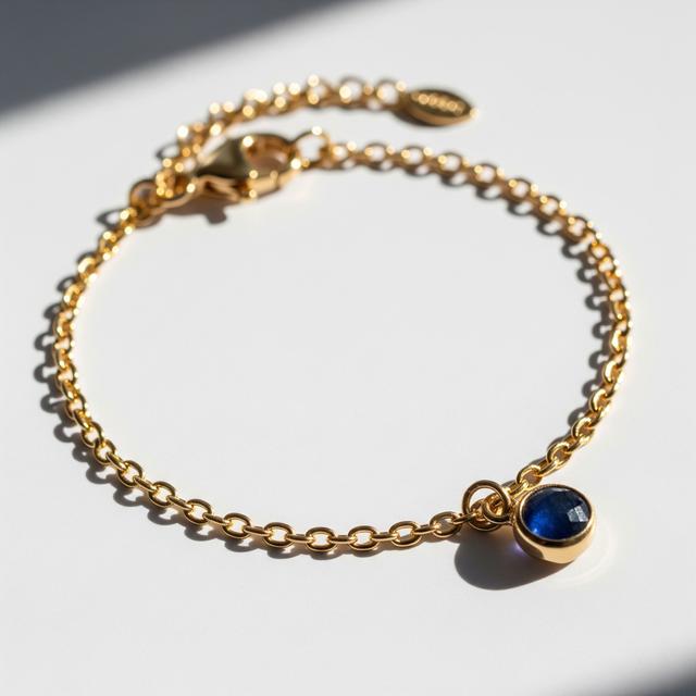 9 Model Gelang Emas Charm, Tampil Elegan dan Berkelas Sehari-hari