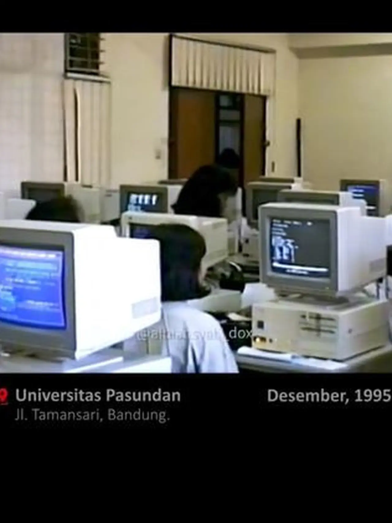 6 Potret Suasana Perkuliahan di Universitas Pasundan Pada 1995, Pakai Komputer Disket - Hot ...