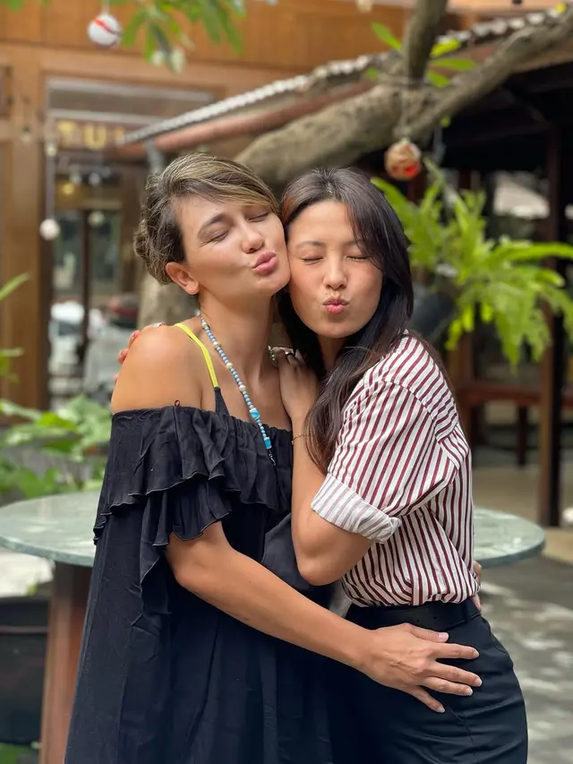 10 Inspirasi Model Rambut Poni ala Luna Maya, Tampilan Fresh Bak ABG ...