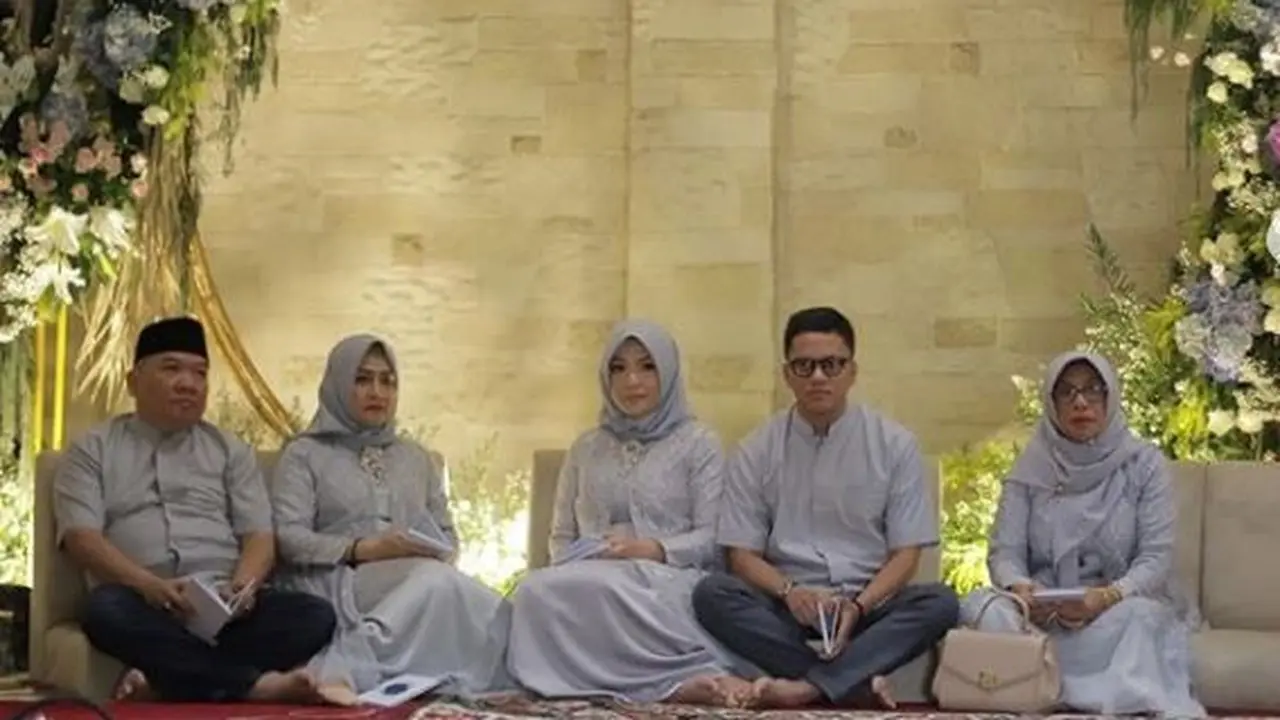 Tipang Istri Arief Muhammad Hamil 4 Bulan, Ini 6 Momen Syukurannya ...