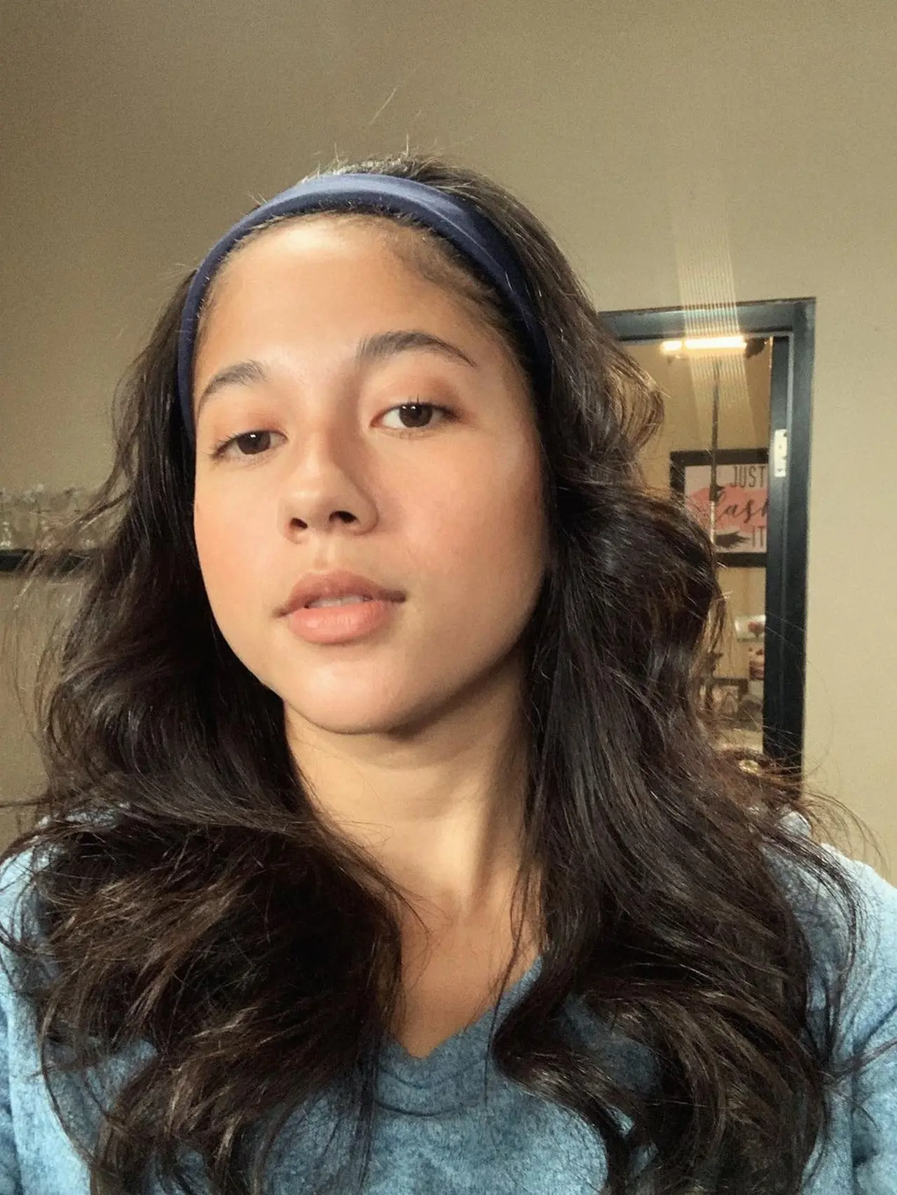 10 Gaya Selfie Andalan Sitha Marino, Tetap Percaya Diri Meski Tanpa ...