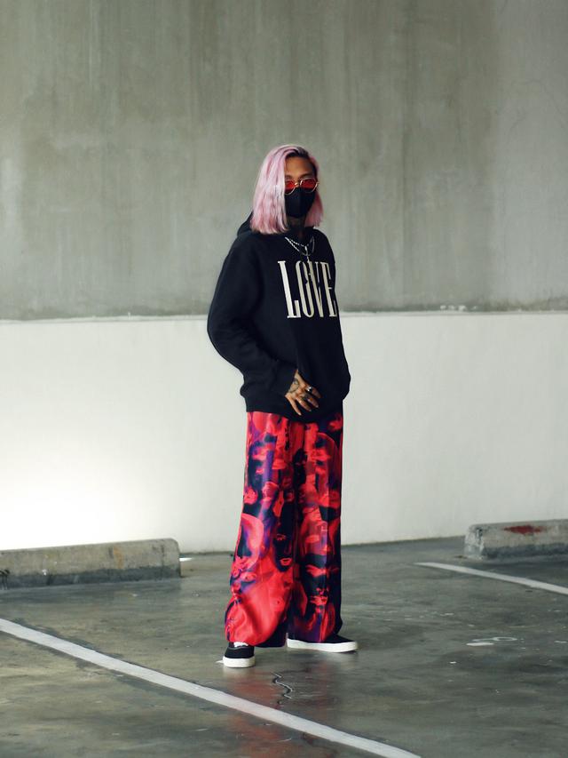 Desainer Patrick SML Suarakan Aspirasi dengan Debut Internasional di ...