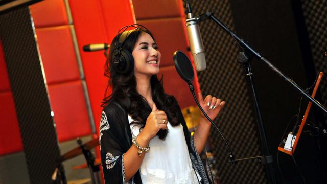 Cantik dan Berkarakter, Penyanyi Ini Bikin Ryan D'Masiv Kepincut ...