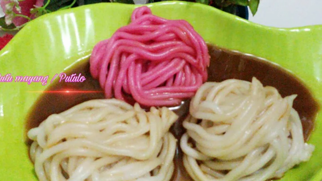 Cara Mudah Membuat Putu Mayang Magic Com, Lengkap dengan Kuah