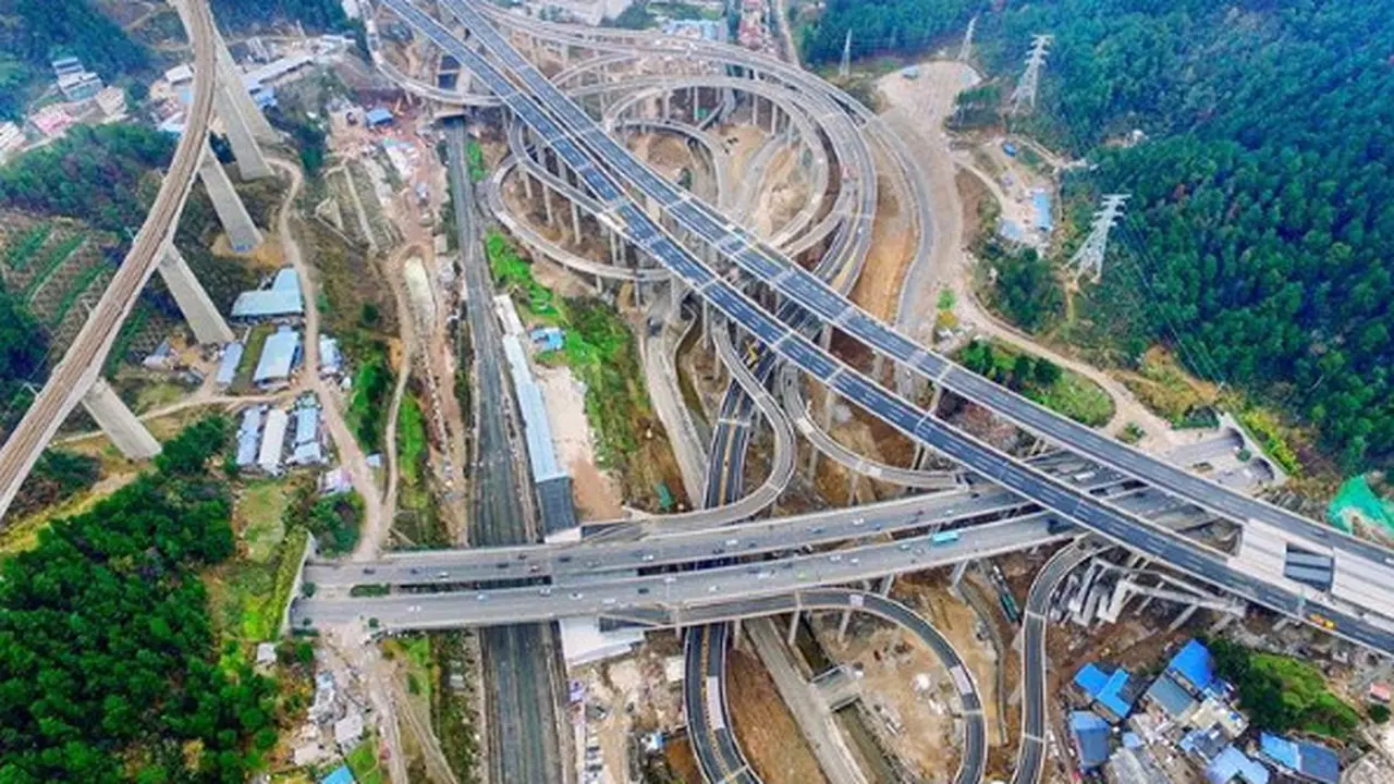 Ruwet, Penampakan Jalan Raya di Tiongkok Bikin Pusing Warganet ...