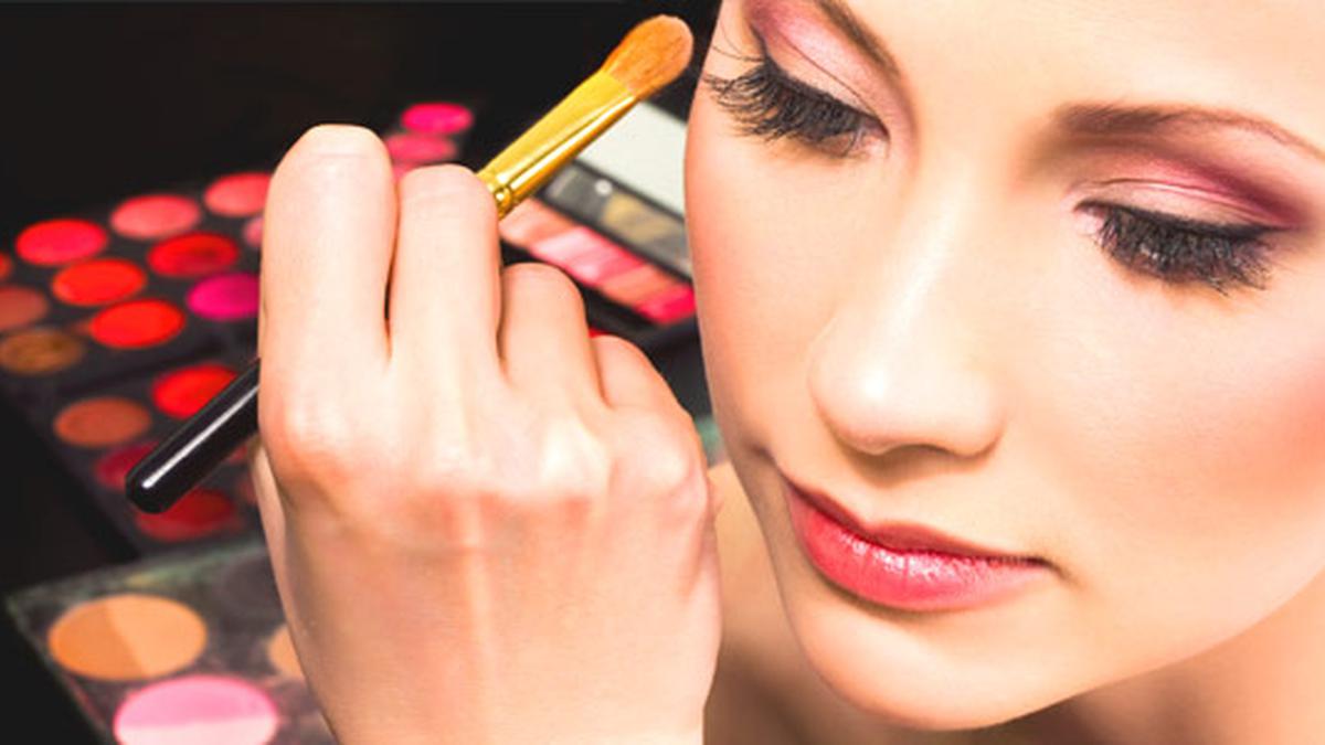 4 Alat Kecantikan yang dibutuhkan Wanita - Fashion & Beauty Liputan6.com