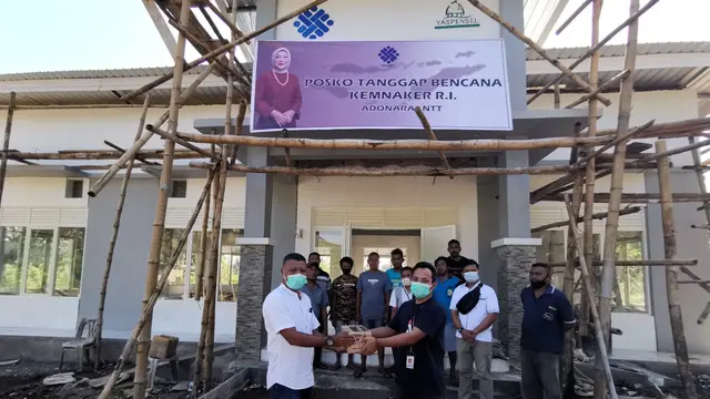 Kemnaker Galang Dana dan Salurkan Bantuan Logistik Korban Banjir Bandang NTT - News Liputan6.com