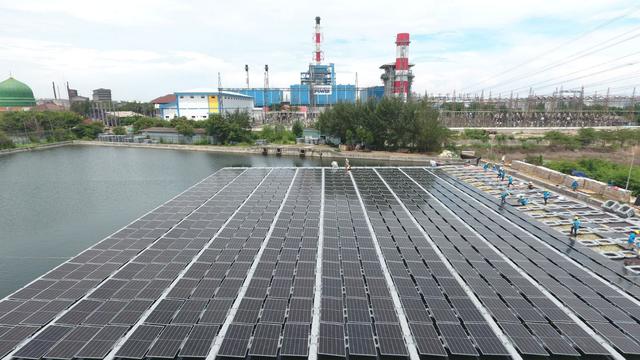 PLN Garap Proyek PLTS Apung Berkapasitas 42 MWp di Batam - Bisnis ...