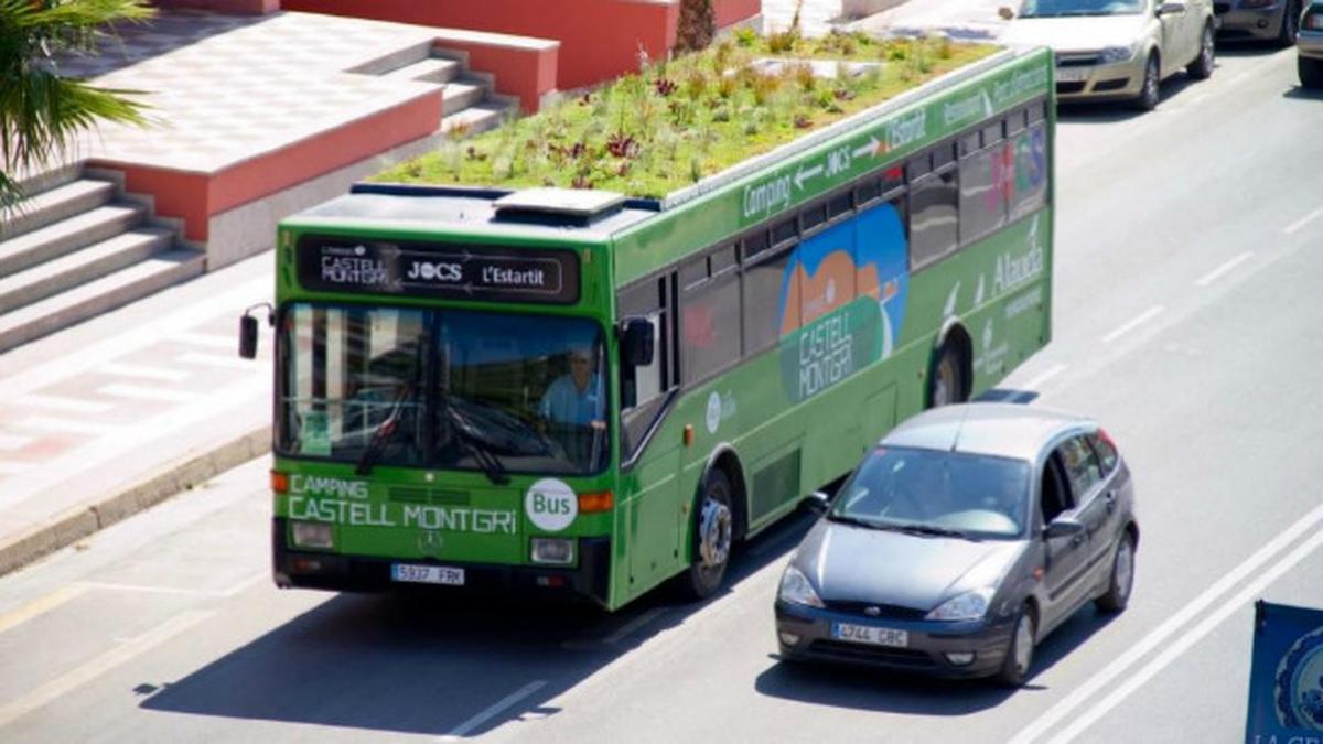 Unik, Taman Kota Dibangun di Atap Bus