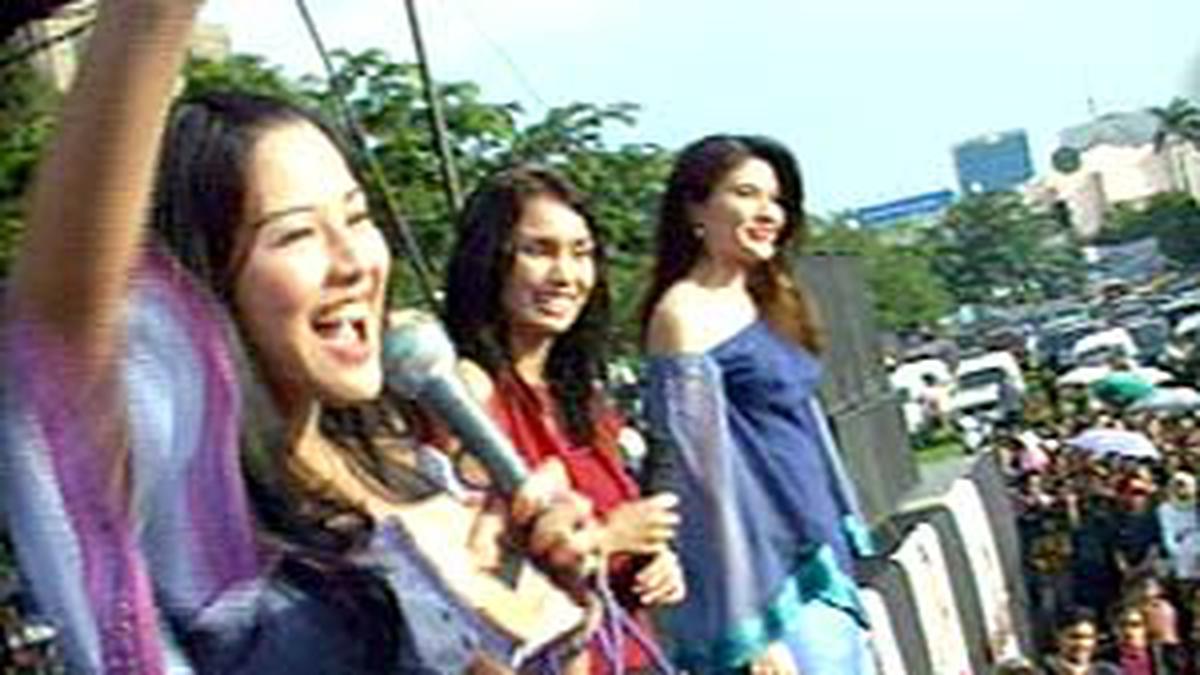 Tur Tamara-Febi-Dian Sastro Usai - ShowBiz Liputan6.com