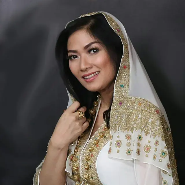 Diproduseri Sandy Canester, Fryda Lucyana Luncurkan Single Religi Rindu Ramadhan - ShowBiz ...