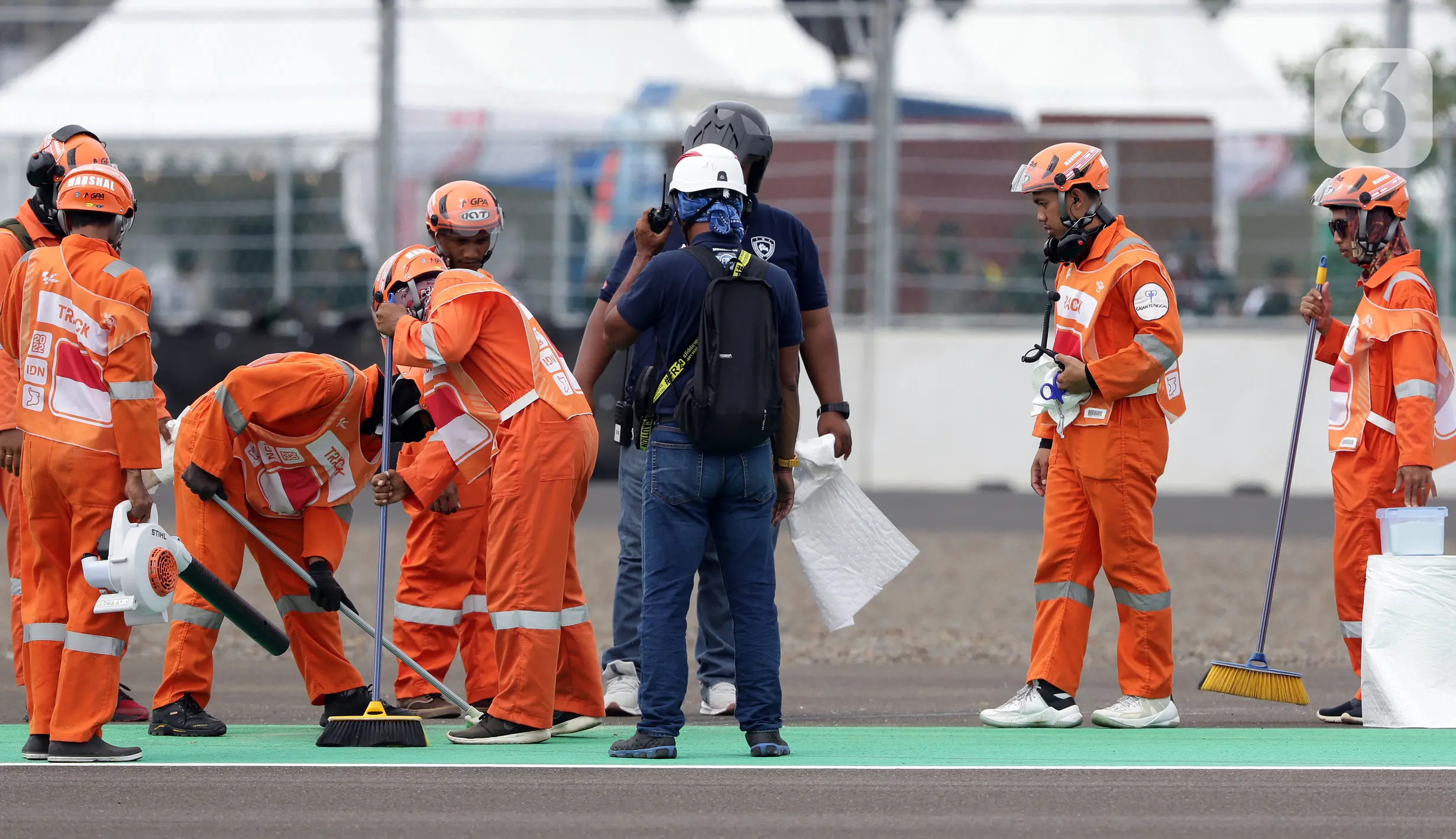 FOTO: Mengenal Tugas dan Fungsi Marshal Saat Perhelatan MotoGP - Foto ...