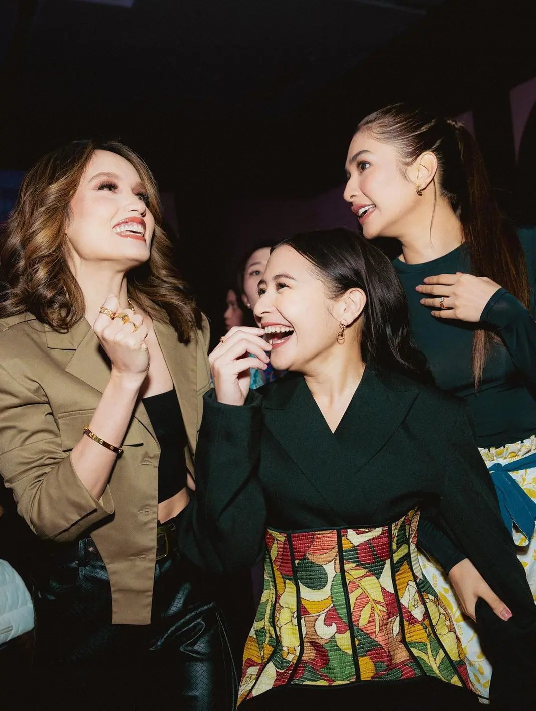 8 Pesona Khas Lady Boss dari Cinta Laura, Prilly Latuconsina, dan Mikha ...
