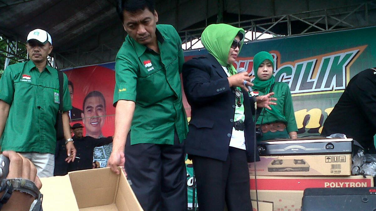 Kampanye PKB di Malang, Bagi-bagi Kulkas Hingga Motor - Indonesia Baru ...