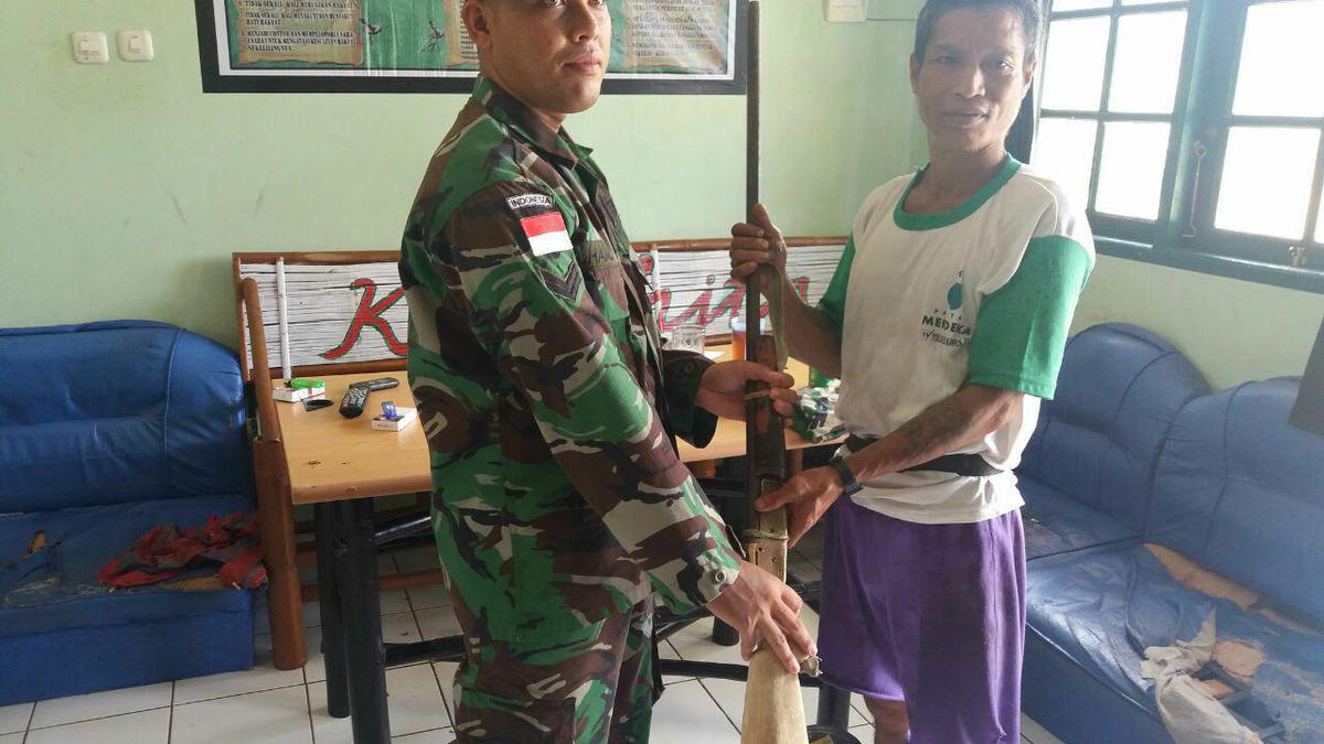 Program Pengobatan TNI 'Berbuah' Senjata Api Rakitan - Regional ...