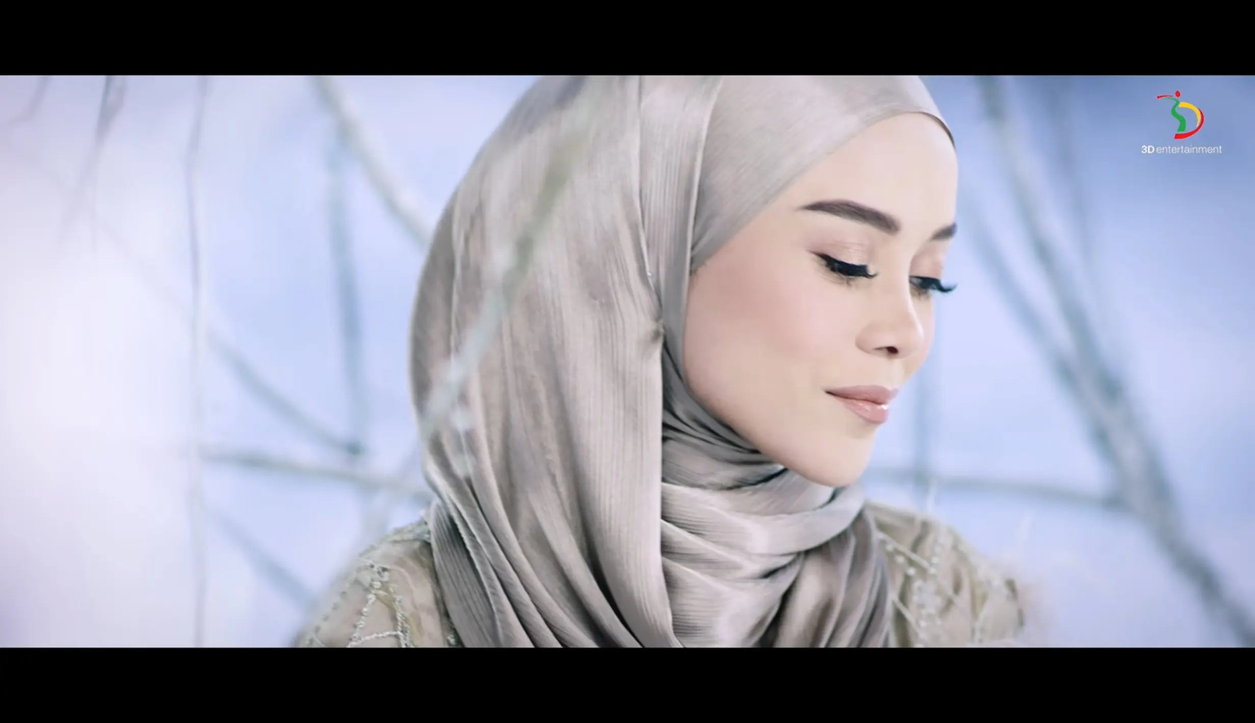 6 Potret Cantik Lesti di MV Bukan Cinta Biasa, Tak Kalah Merdu dari ...