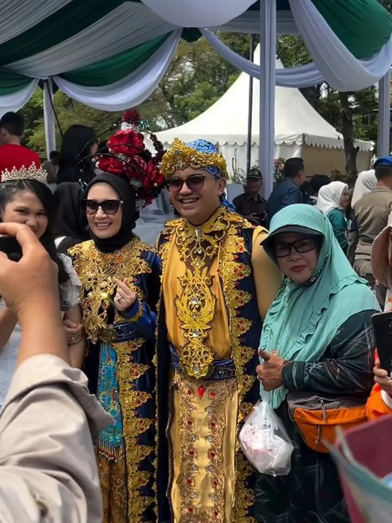 7 Potret Sahrul Gunawan dan Istri Ikut Karnaval Kabupaten Bandung ...