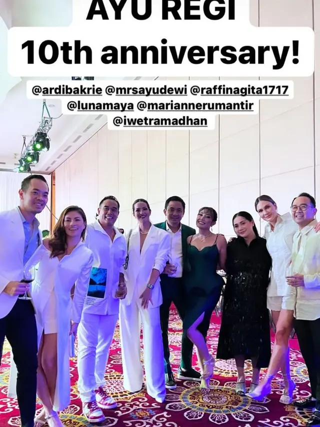 Bertabur Bintang, Ini 6 Potret Pesta Anniversary Pernikahan Ayu Dewi ke ...