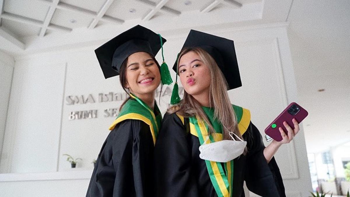 Lulus 2021 Lalu, Ini Momen Bahagia Kelulusan SMA Azizah Salsha