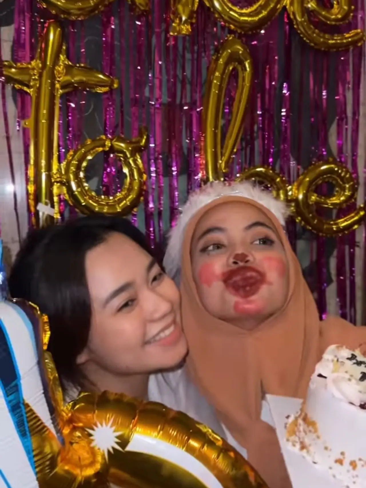 8 Potret Keseruan Bridal Shower Putri Isnari, Tak Sabar Jadi Istri Bos Tambang - Hot Liputan6.com