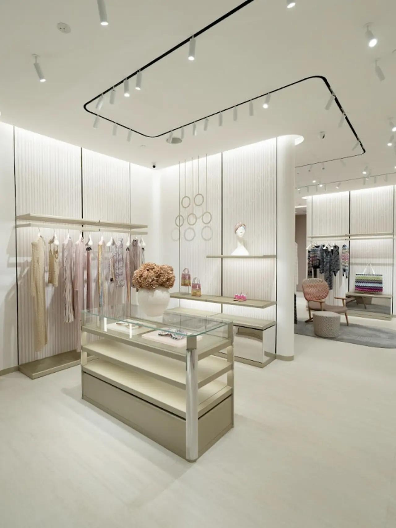 Temukan Keseruan Motif dan Warna Khas dari Missoni di JADE Jakarta ...