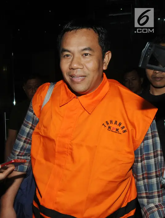FOTO: Berompi Oranye, Mantan Wakil Bupati Malang Resmi Ditahan KPK ...