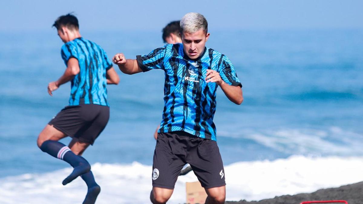 BRI Liga 1: Termasuk Gelandang Argentina, Arema FC Ikat 3 Pemain Baru