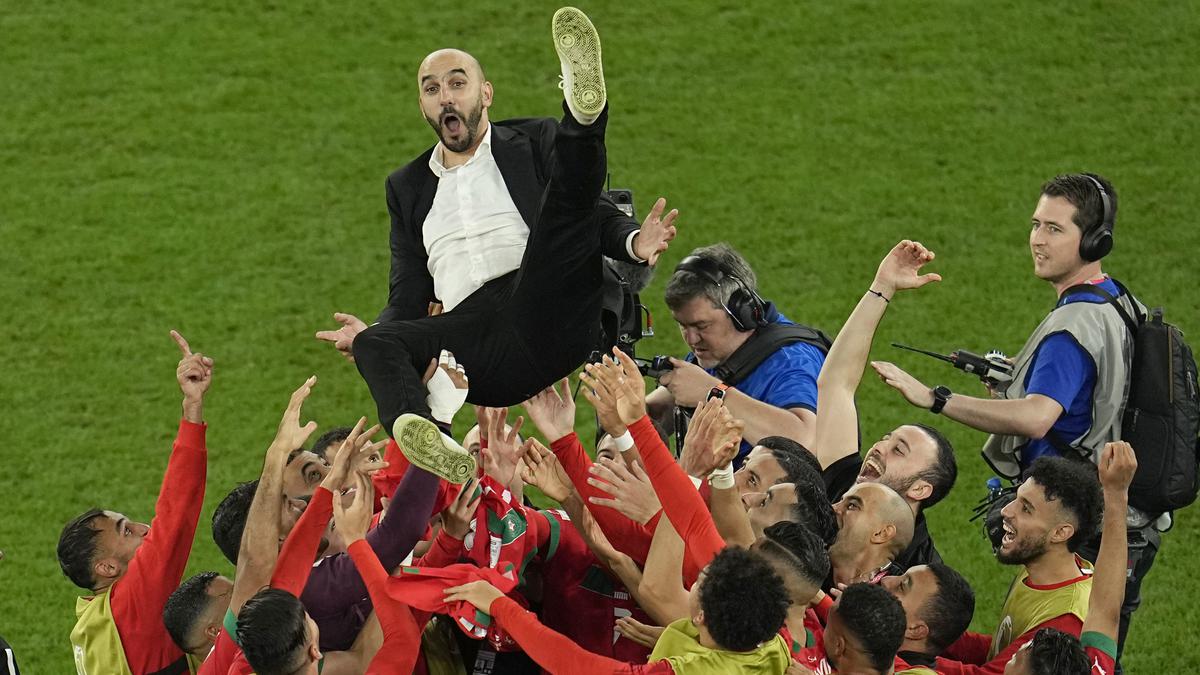 Walid Regragui: Tangan Dingin di Balik Torehan Emas Maroko di Piala ...
