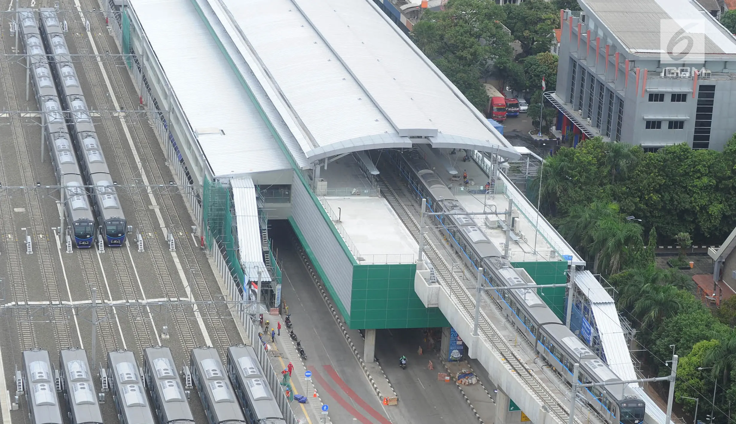 FOTO: Memantau Progres Terminal MRT Lebak Bulus yang Beroperasi ...