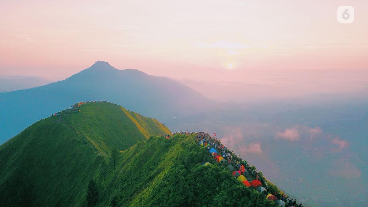 6 Fakta Menarik Gunung Andong di Magelang yang Bersebelahan dengan Gunung Telomoyo
